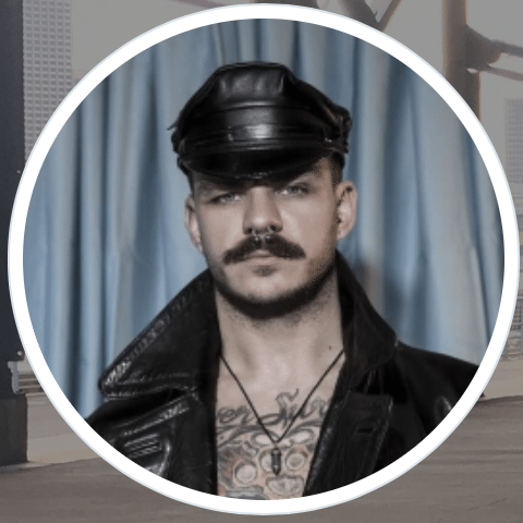Luke Harding — findr.fans
